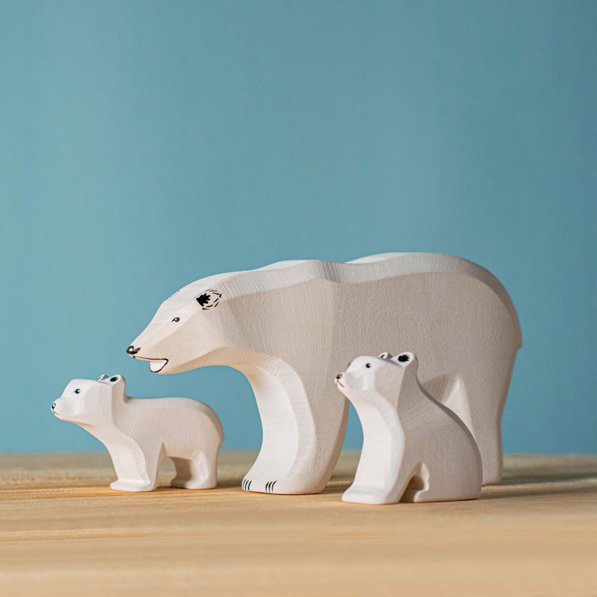 Polar Bears Family – Play Planet