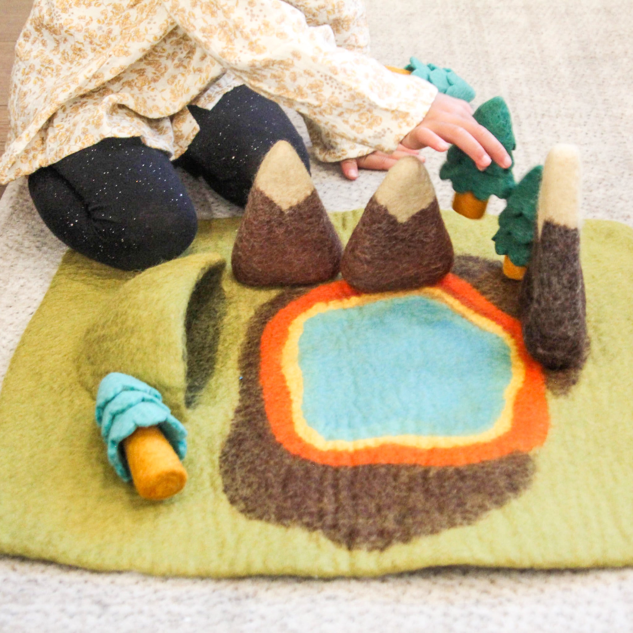 Yellowstone Dinosaur Land Play Mat Set | Felted Play Mat – Play Planet